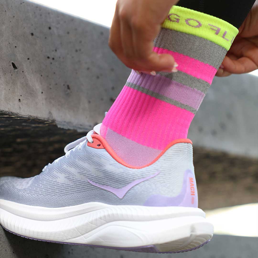 Ray | Reflective crew socks for running - GOFLUO