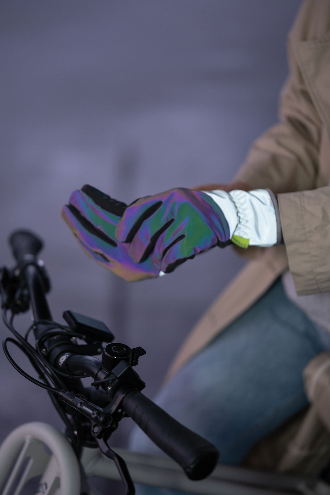 Stella | Grey reflective galaxy gloves - iridescent reflective winter ...